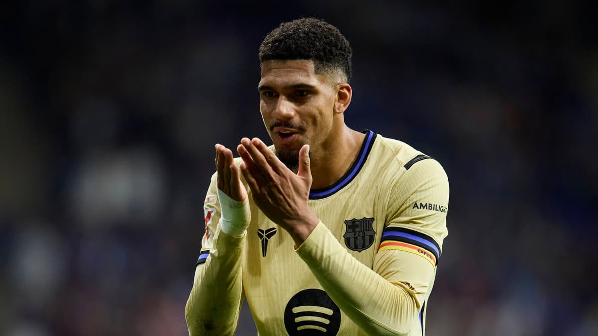 Liverpool set to lose out on another key centre-back target ...