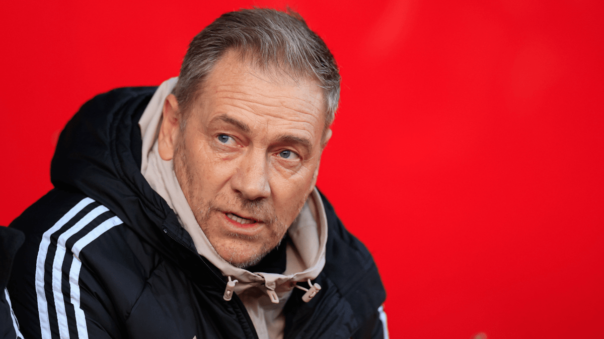 Who is Scott Lindsey? Crawley Town’s coach who’s turned around the ...