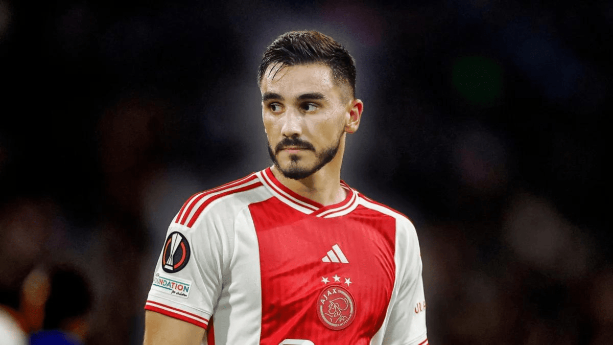 Ajax transfernieuws: Josip Sutalo is niet bezig met transfer | FootballTransfers.com