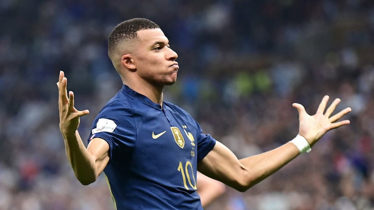 What World Cup records has Mbappe broken? | FootballTransfers.com